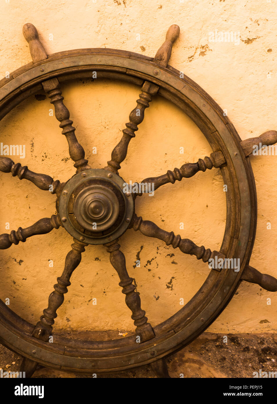 Wooden ships wheel hi-res stock photography and images - Alamy