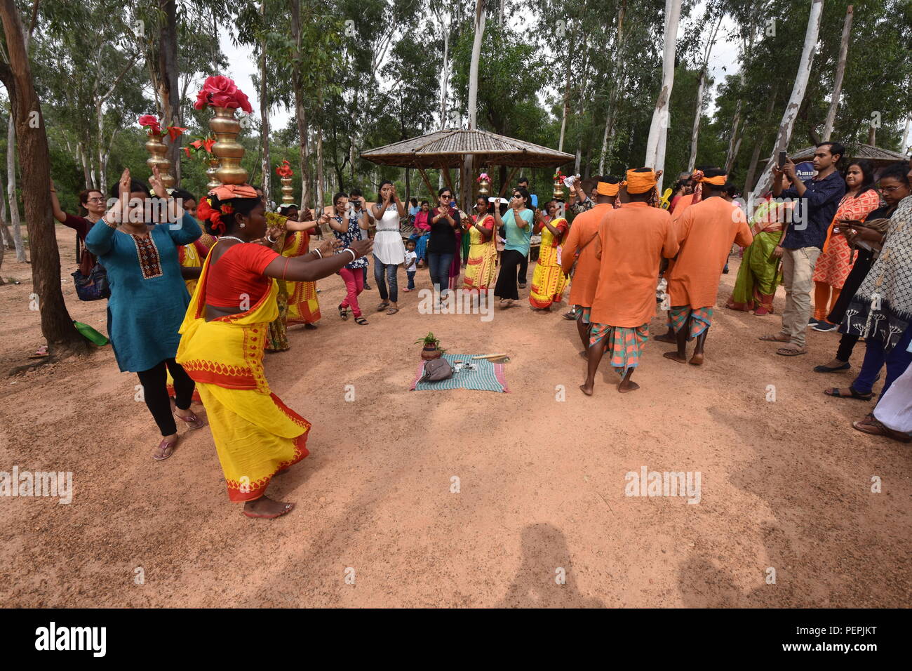 Santhal dance in indian tribal dance hi-res stock photography and ...
