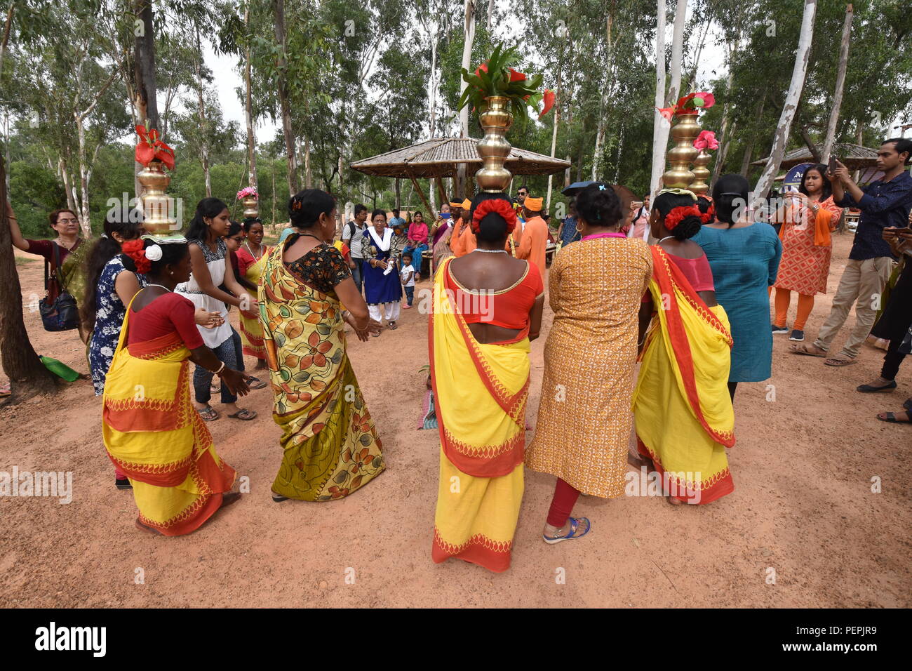 Santhal dance in indian tribal dance hi-res stock photography and ...