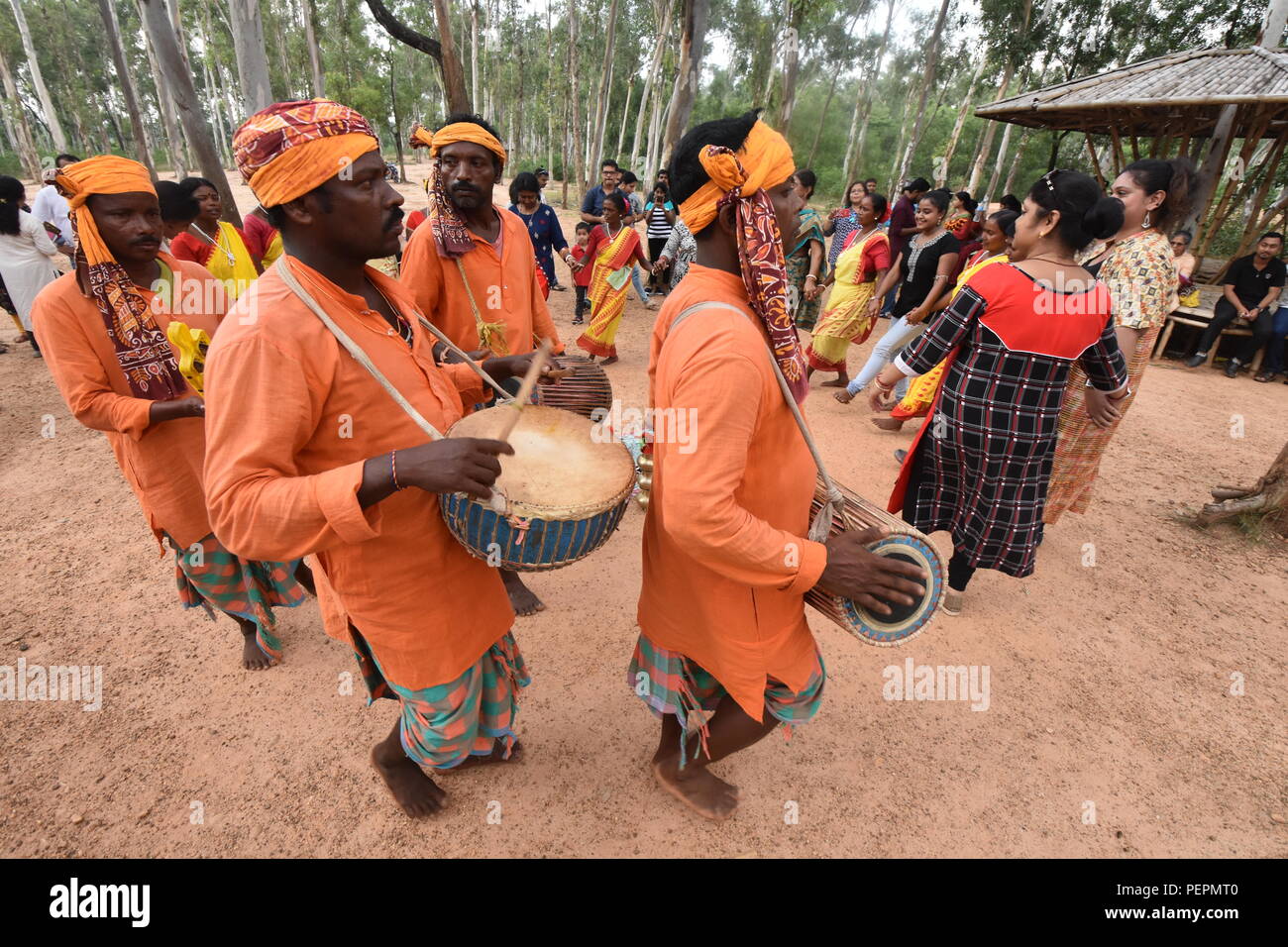 Santhal dance in indian tribal dance hi-res stock photography and ...