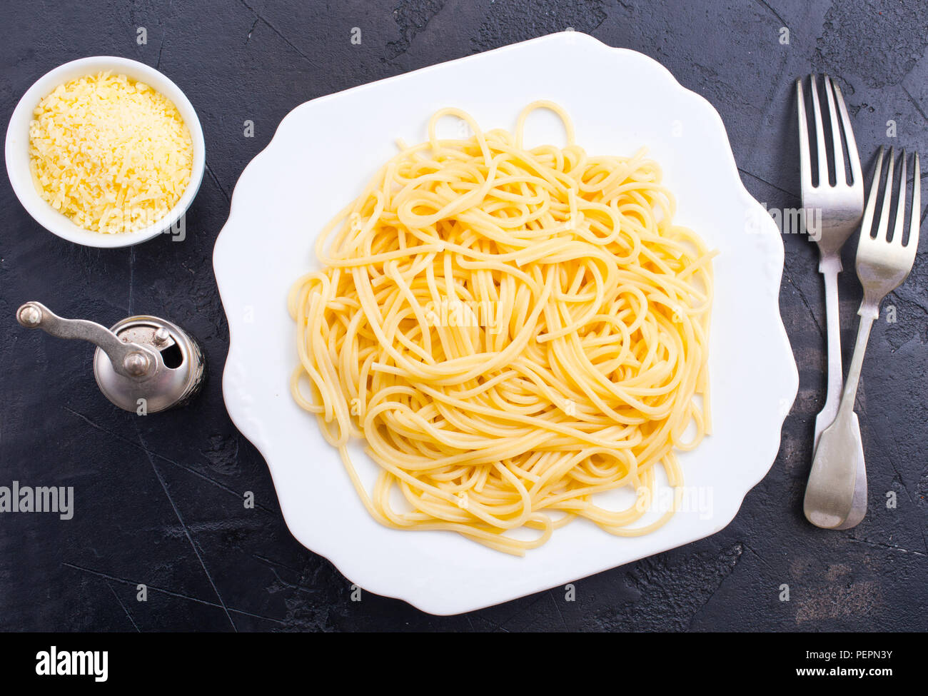 Pasta wallpaper spaghetti cooked plain hi-res stock photography and ...