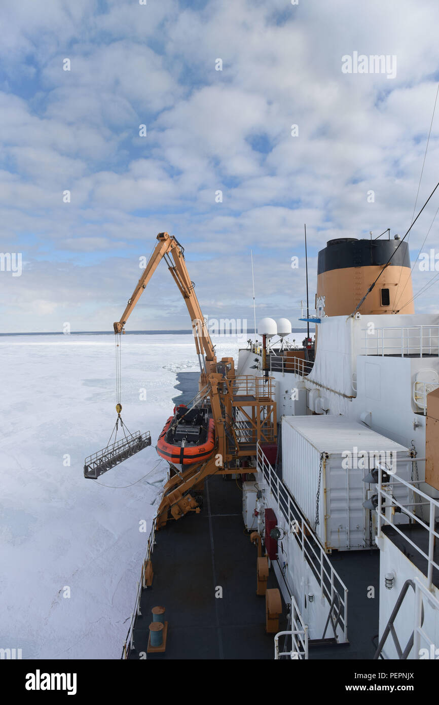 Heavy ice class hi-res stock photography and images - Alamy