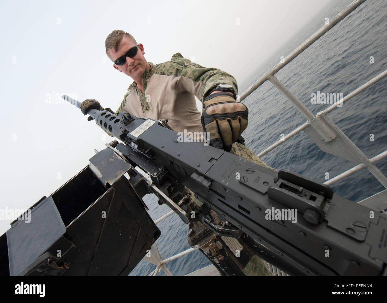 160126-N-QF605-015 ATLANTIC OCEAN (Jan. 26, 2016) Boatswain's Mate 3rd ...