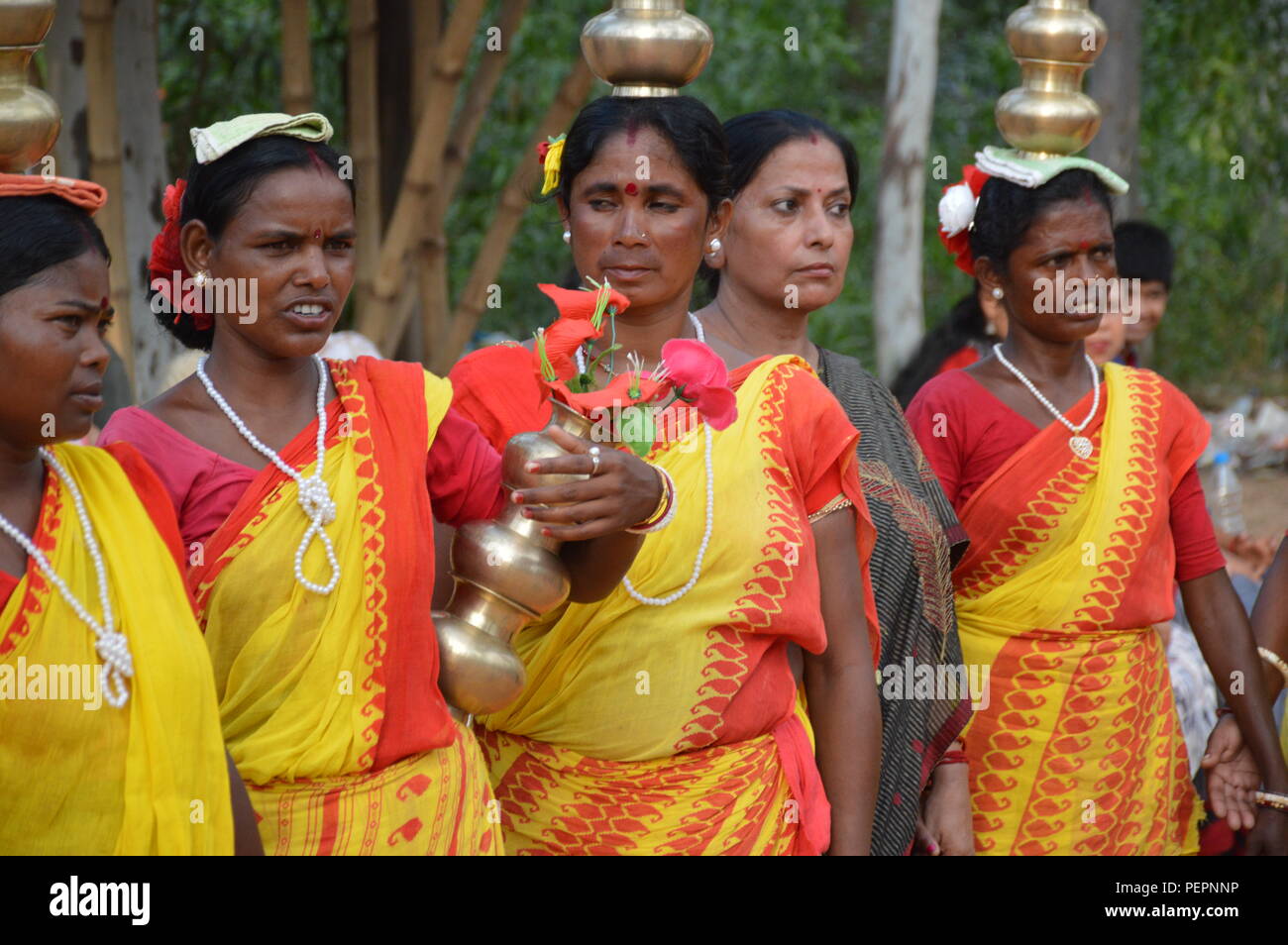Santhal dance hi-res stock photography and images - Alamy