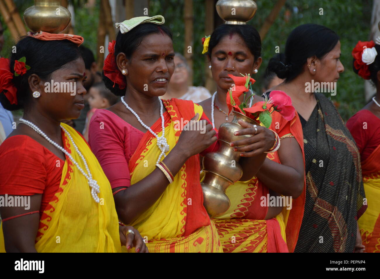 Santhal dance hi-res stock photography and images - Alamy