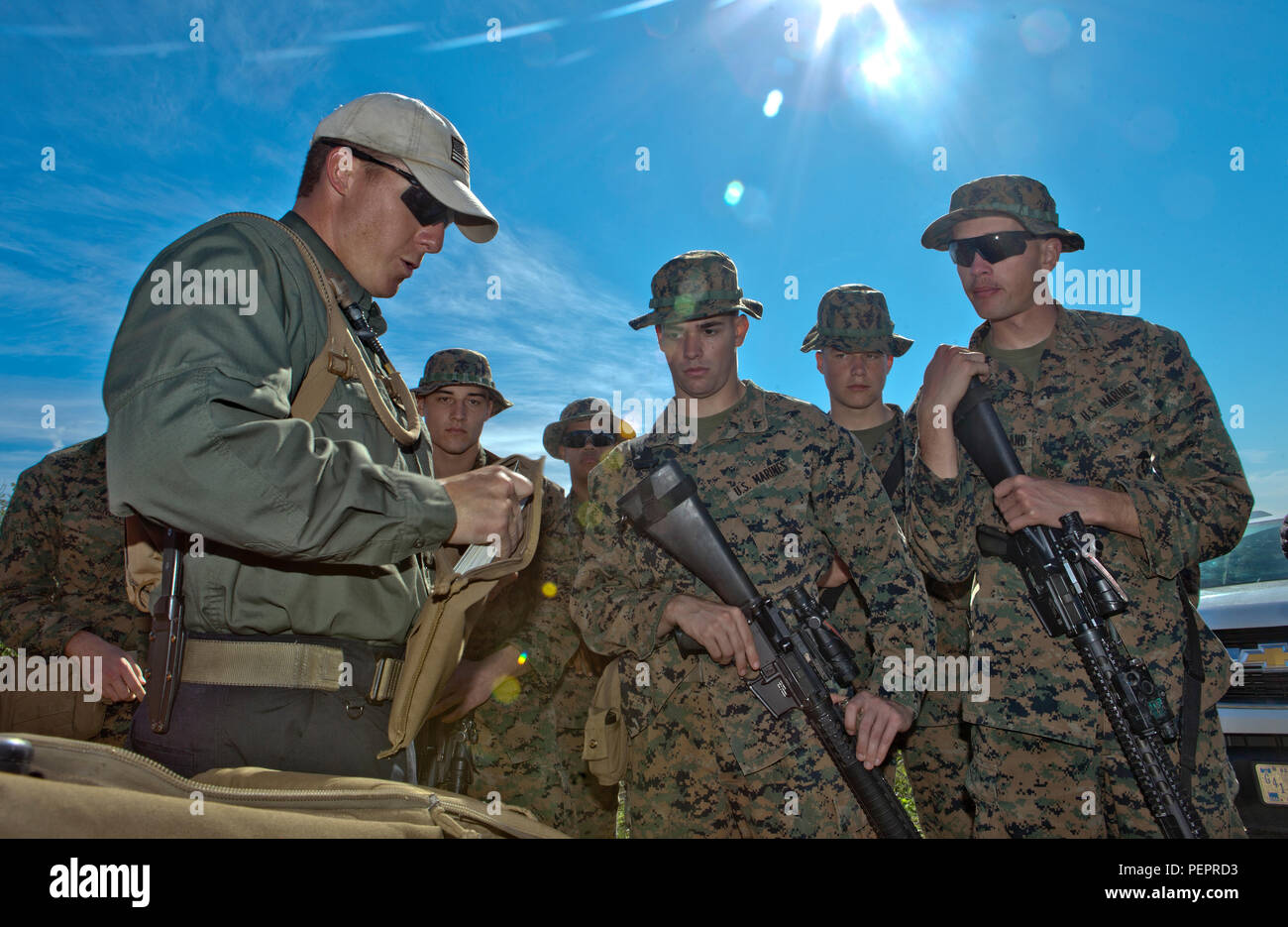 Matt Hotchkiss, with Marine Corps Engineer School, instructs Marines ...
