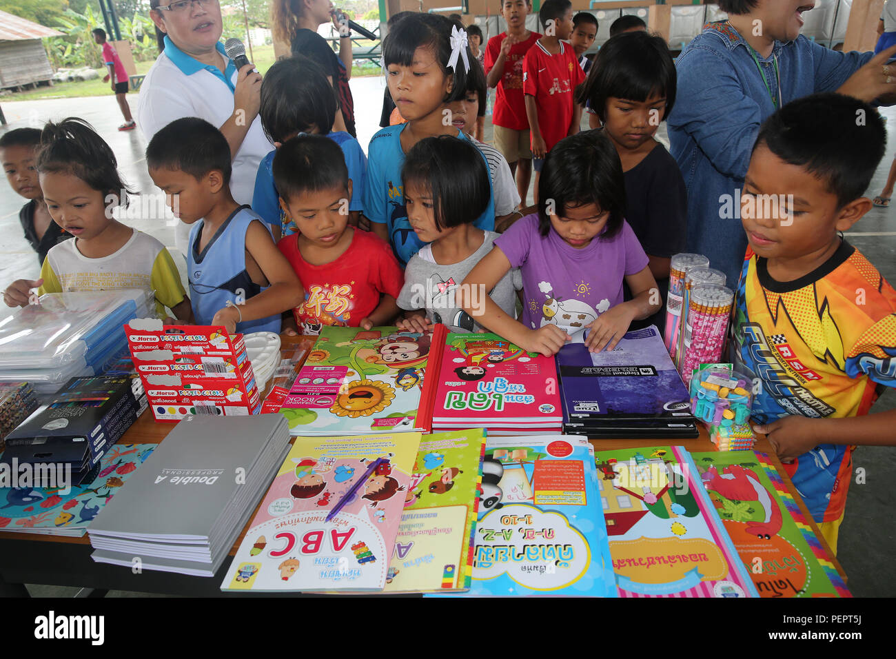 160130-N-IX266-008 HUAY YAI, Thailand - Children of the Child ...