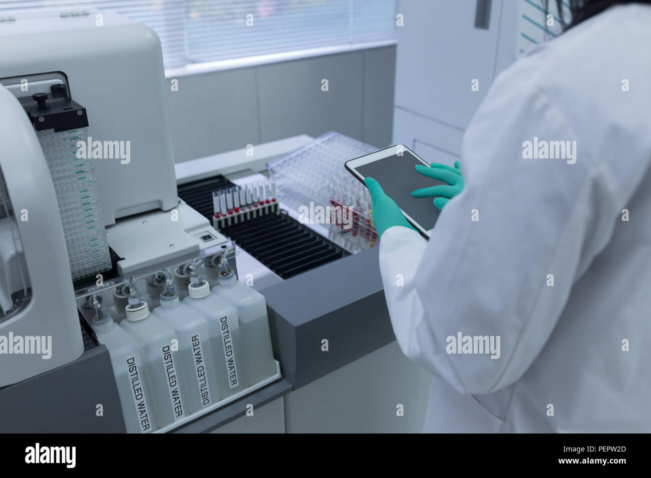 Digital laboratory hi-res stock photography and images - Alamy