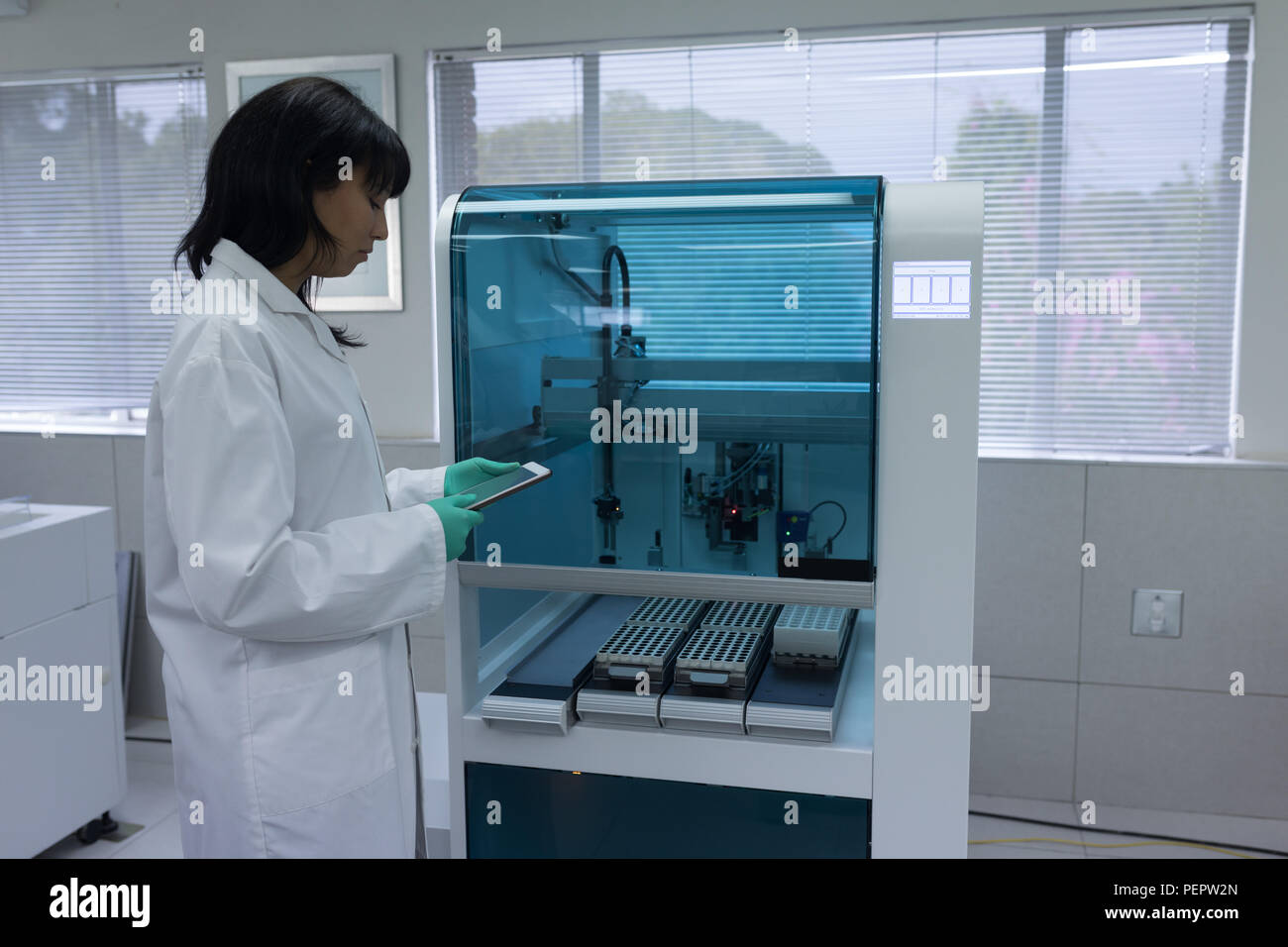 Digital laboratory hi-res stock photography and images - Alamy