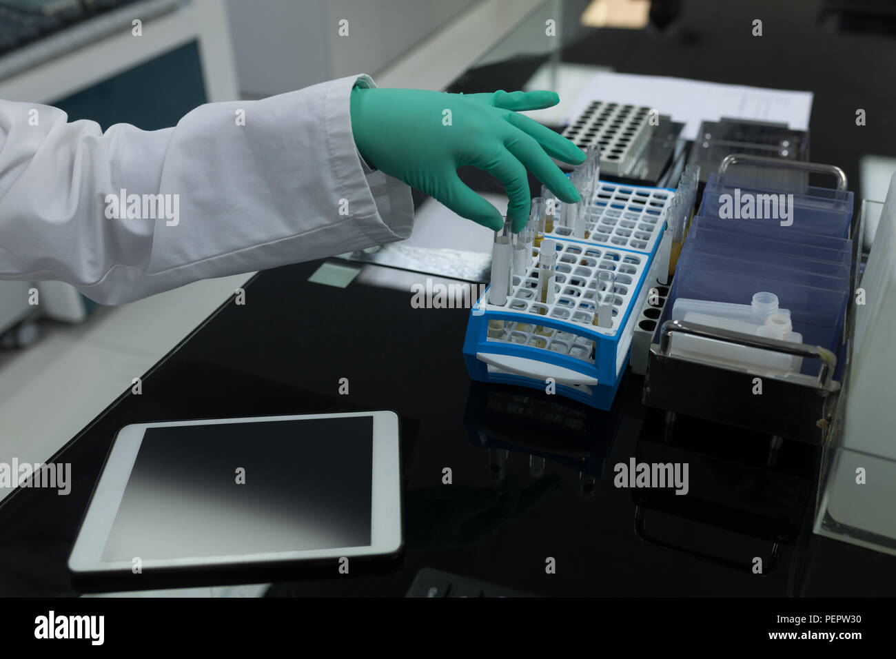 Global solution hi-res stock photography and images - Alamy