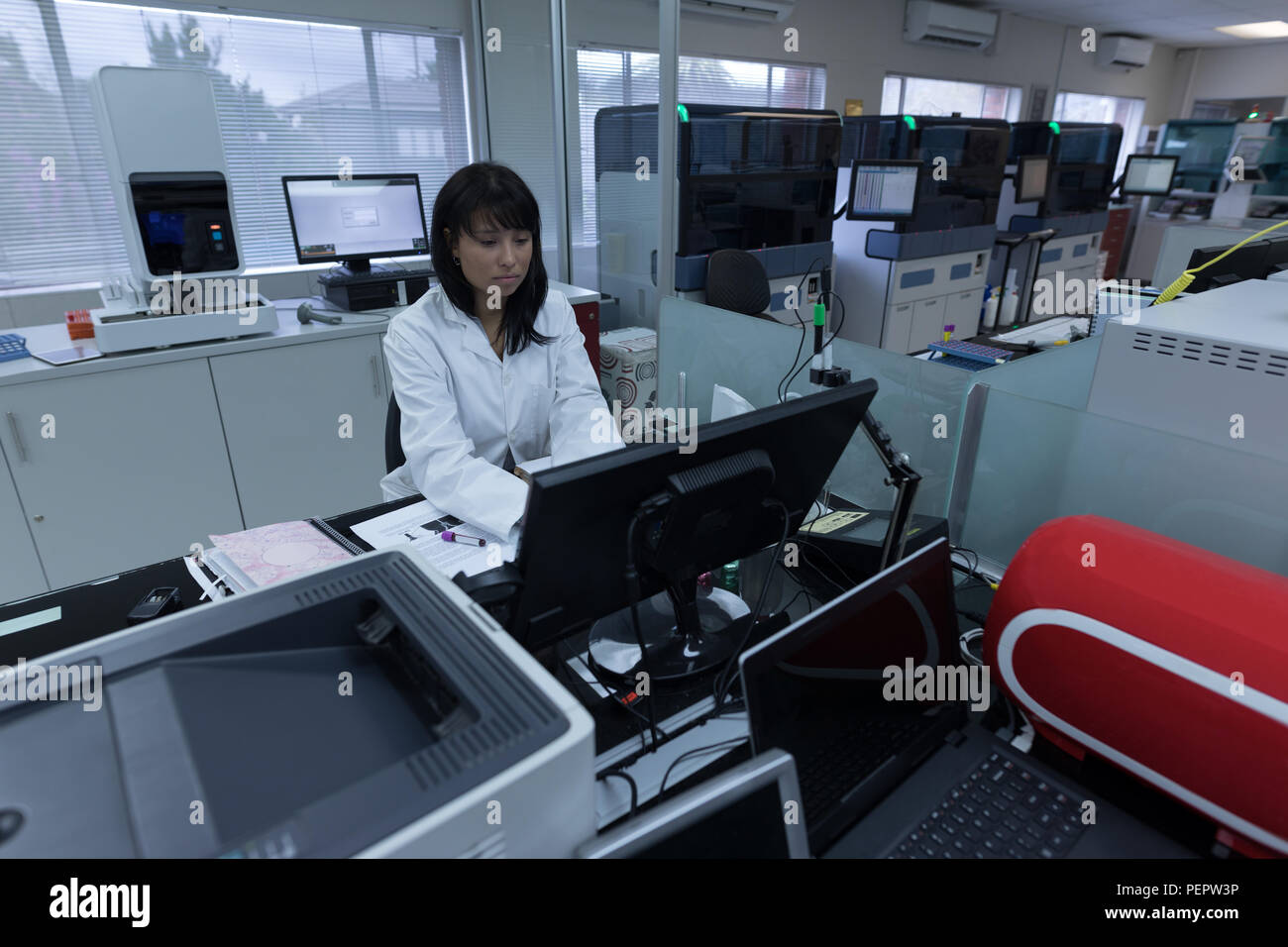 Computer laboratory hi-res stock photography and images - Alamy