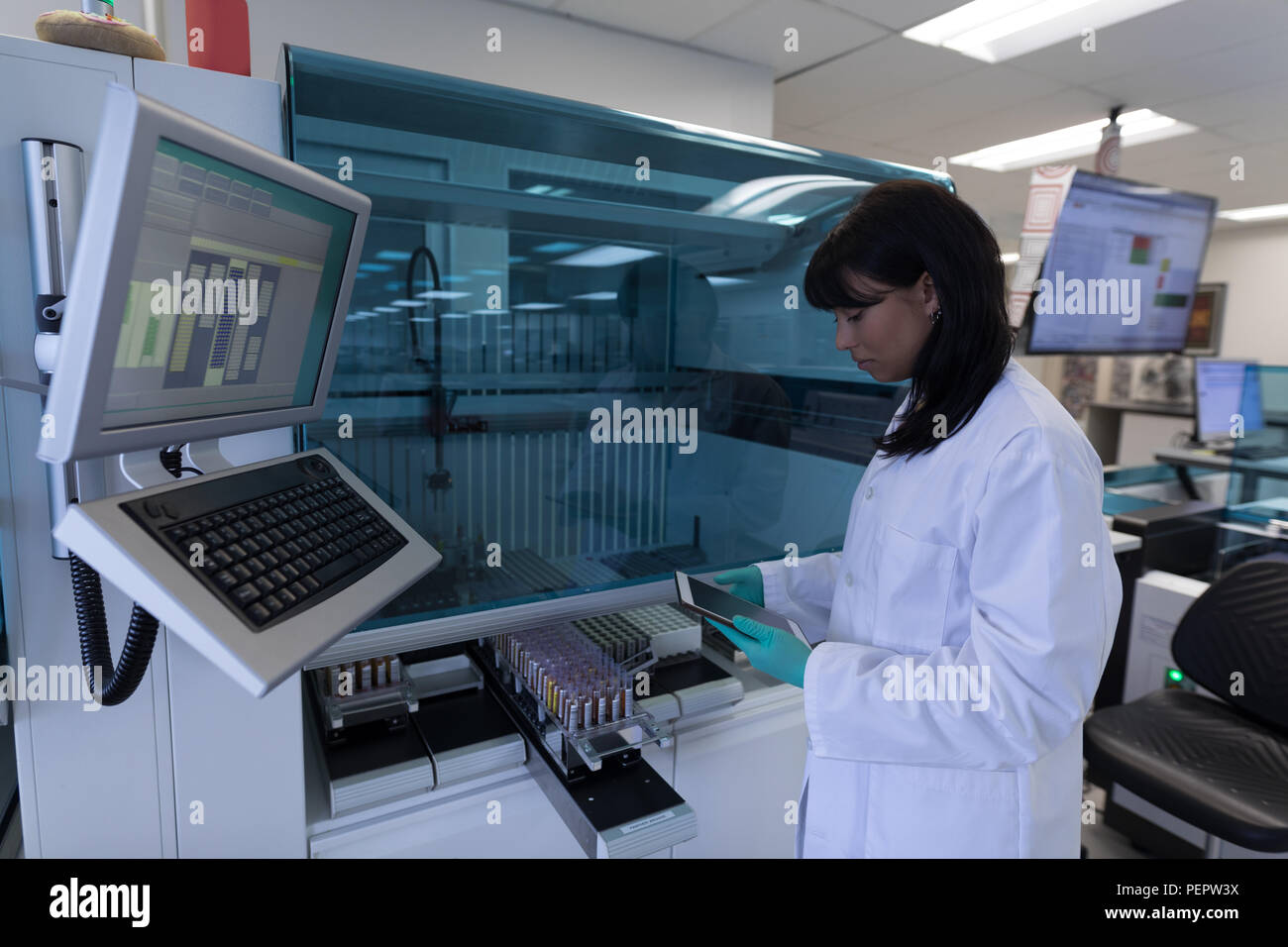 Digital laboratory hi-res stock photography and images - Alamy