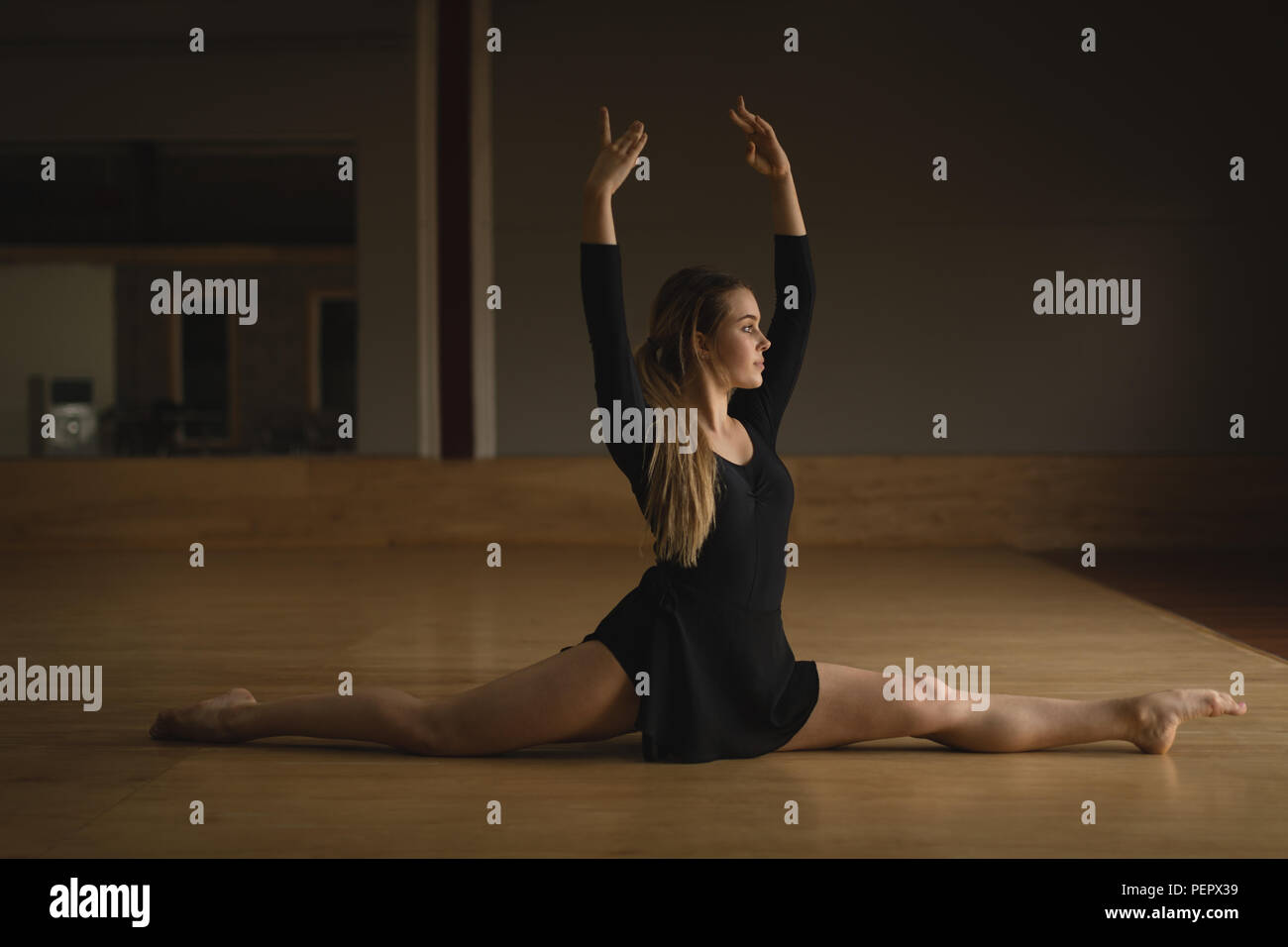 Young ballerina professional balance hi-res stock photography and ...