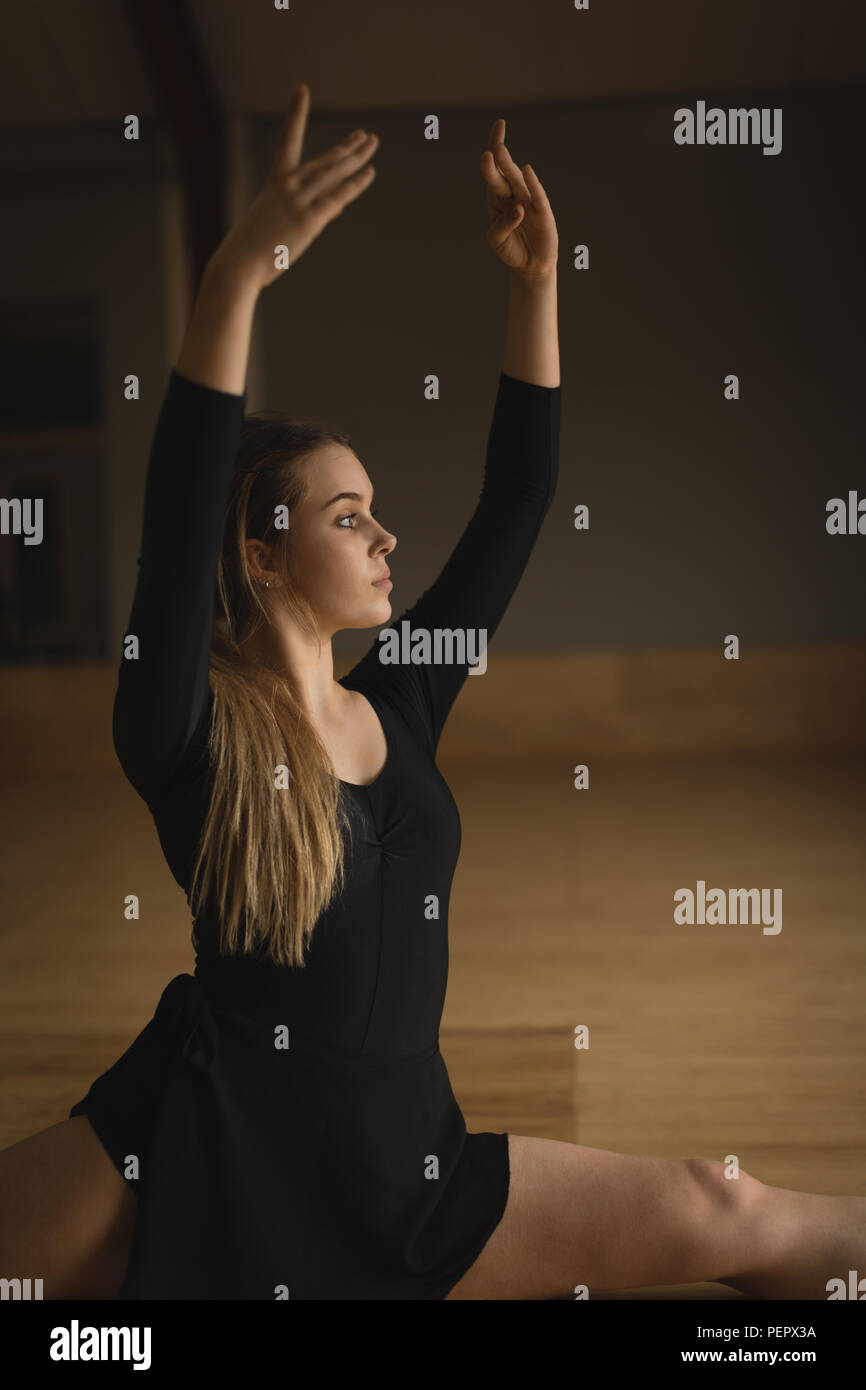 Ballerina practicing ballet dance Stock Photo - Alamy