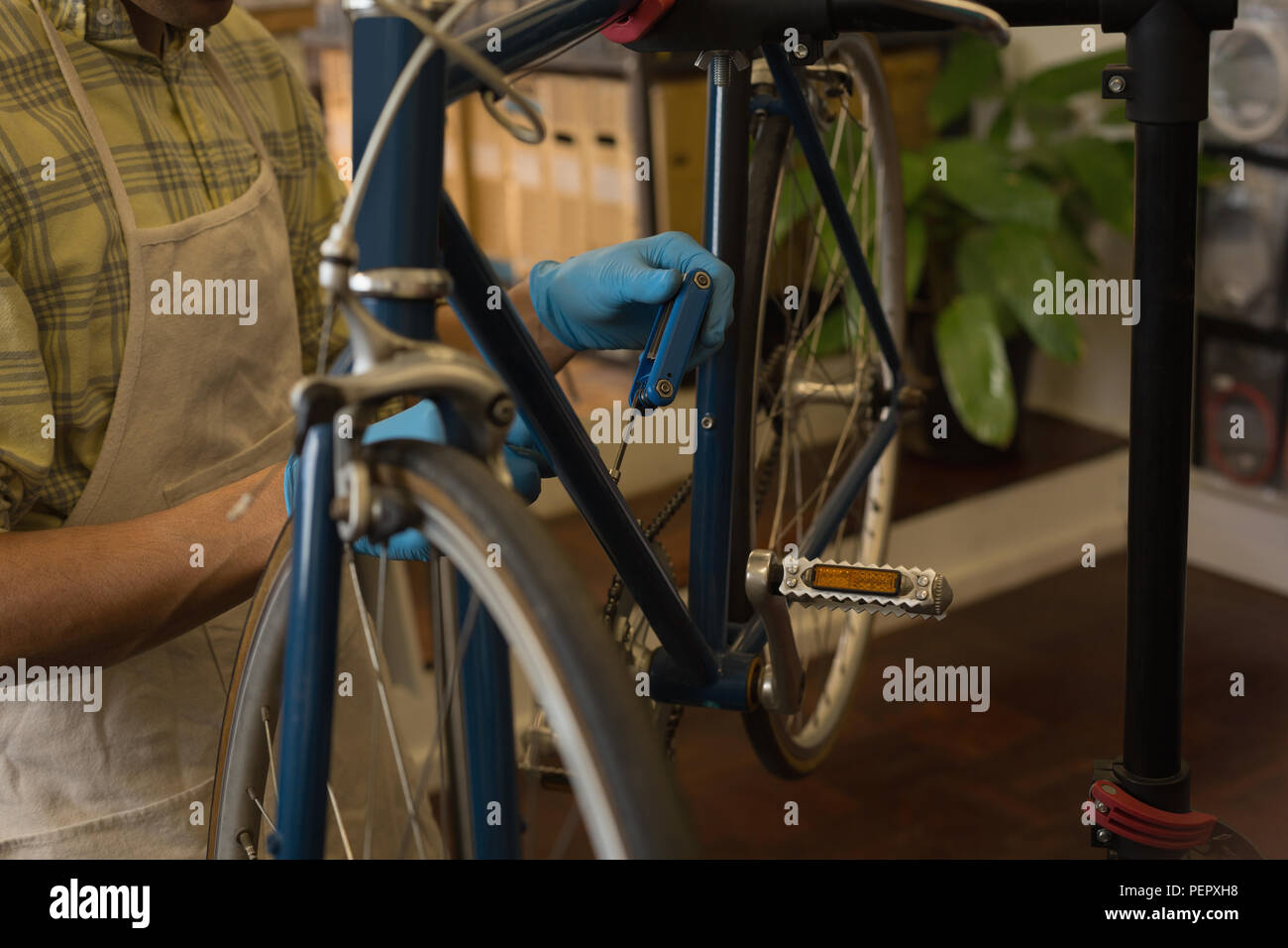 Wire service hi-res stock photography and images - Alamy