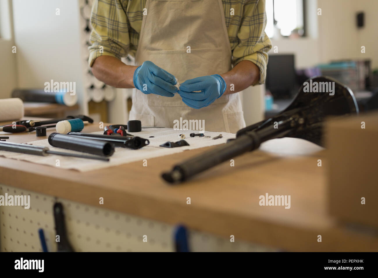 Cleaning of parts hi-res stock photography and images - Alamy