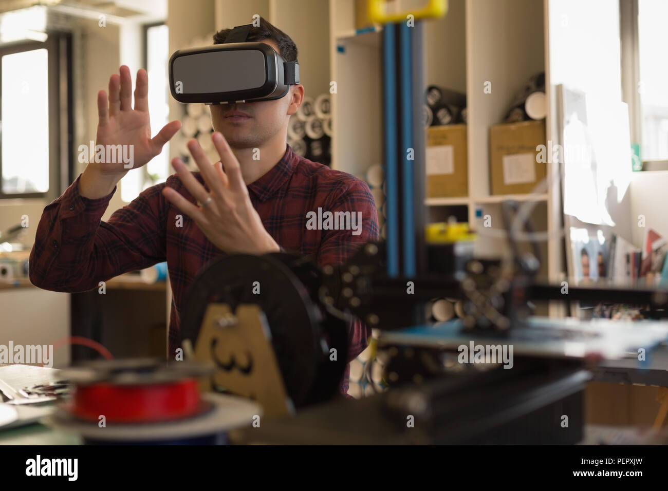 Retail virtual hi-res stock photography and images - Alamy