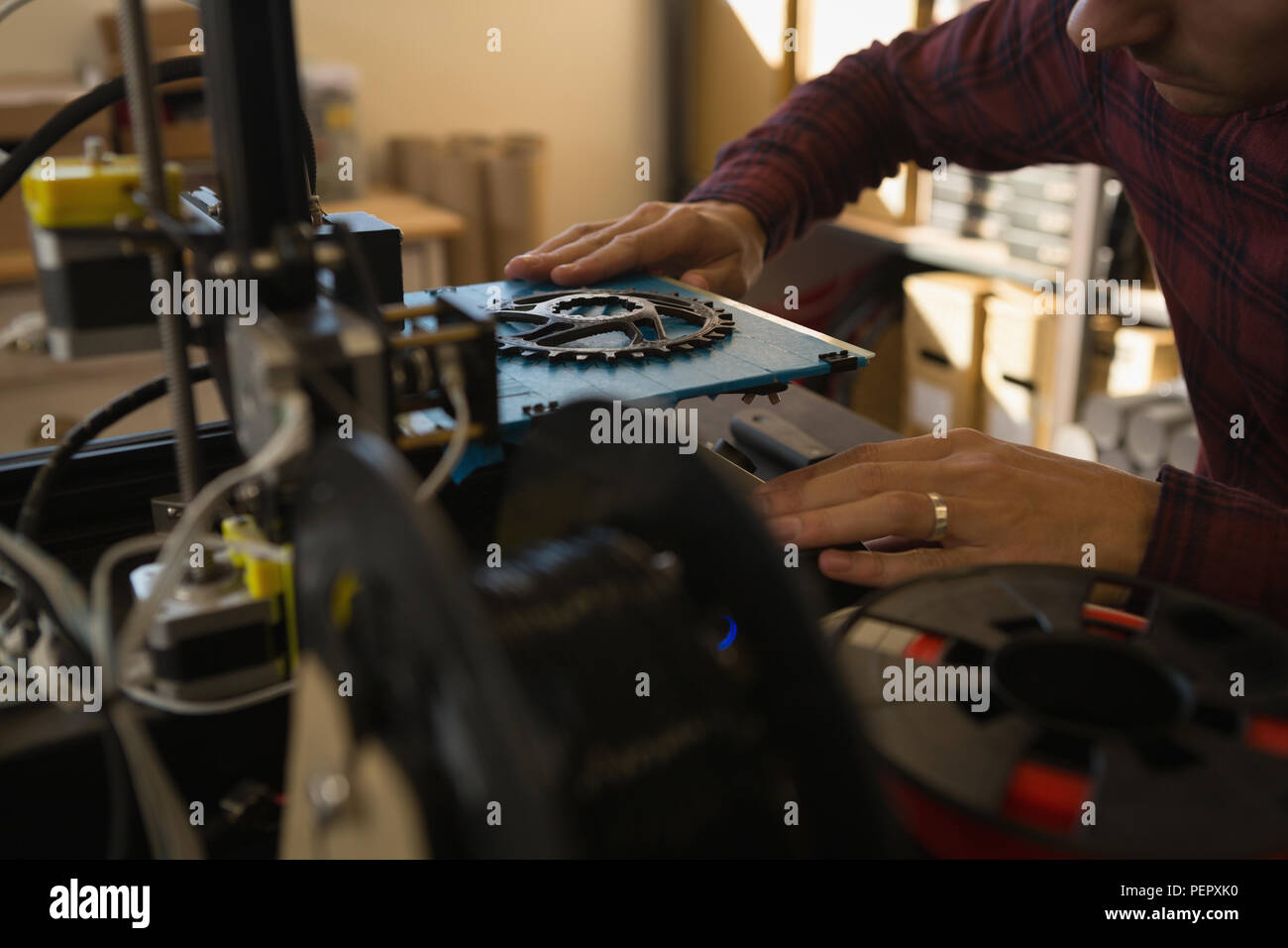 Machine shop mechanic hi-res stock photography and images - Alamy