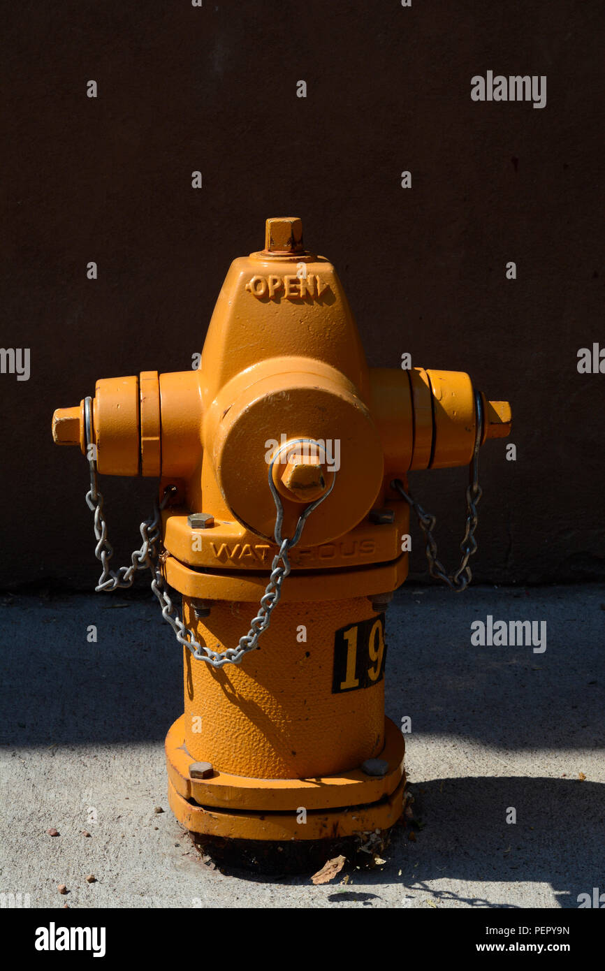 A yellow fire hydrant Stock Photo - Alamy