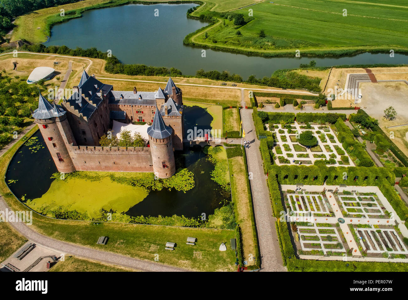 Castle muiden hi-res stock photography and images - Alamy