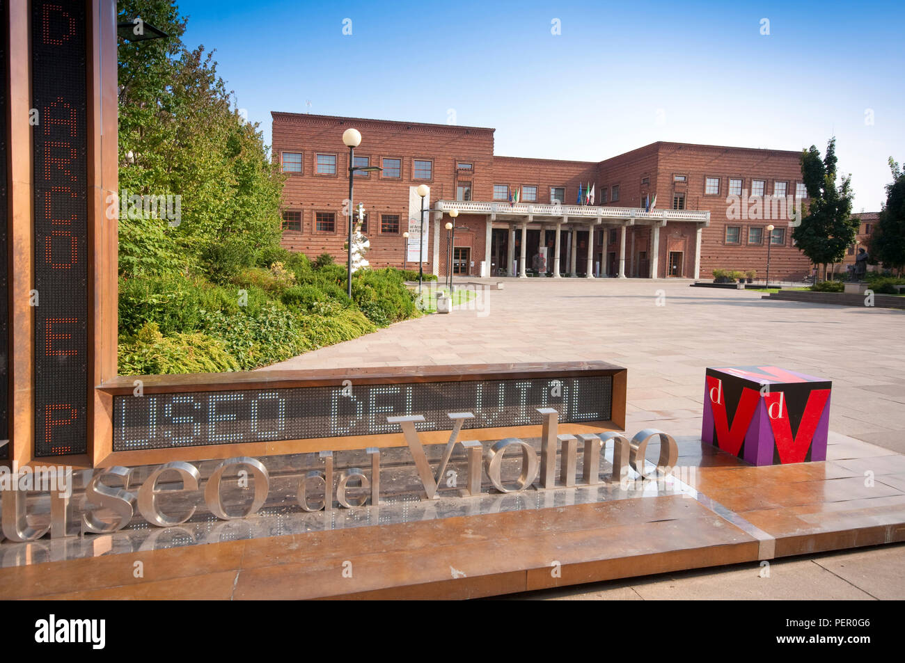 Museo violino cremona hi-res stock photography and images - Alamy