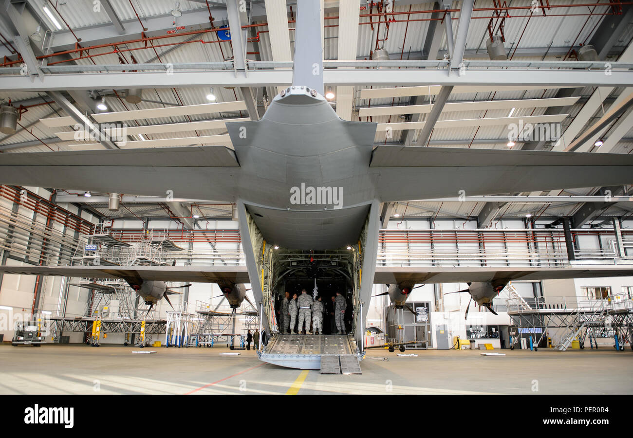 Airmen from the 86th Airlift Wing showcase their mission to Sam E ...