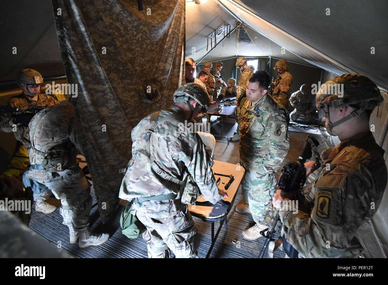 The rifles regiment badge hi-res stock photography and images - Alamy