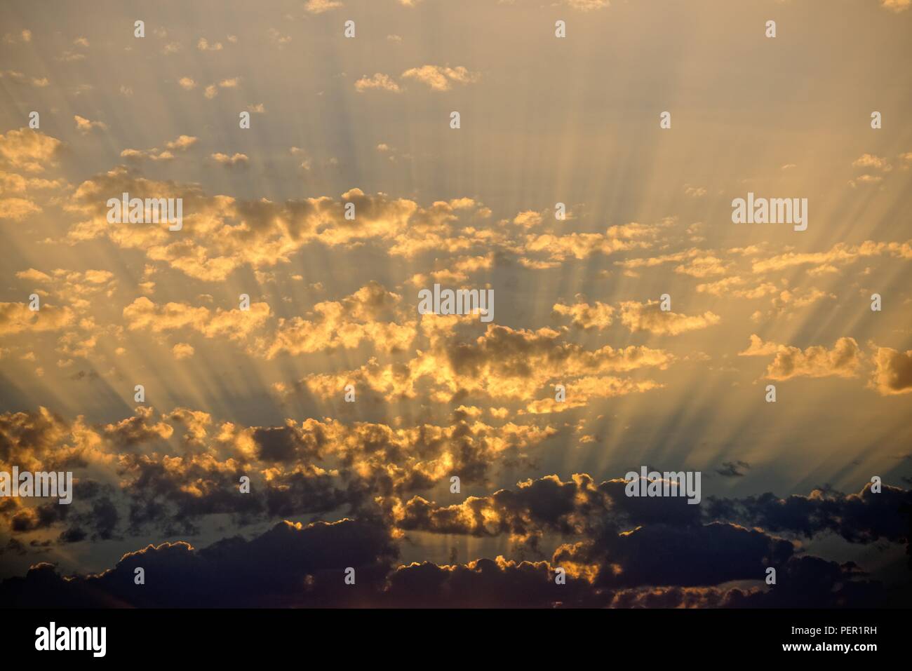Crepuscular rays sunset hi-res stock photography and images - Alamy