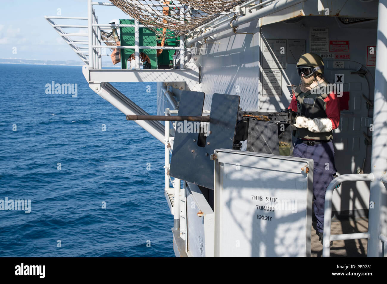 160131-N-XK809-006 NAKAGUSUKU BAY, Japan (Jan. 31, 2016) –Gunner’s Mate ...
