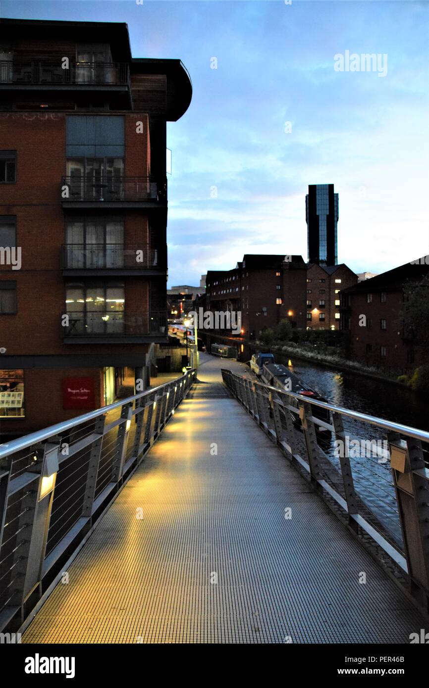 Modern metal bridge hi-res stock photography and images - Alamy