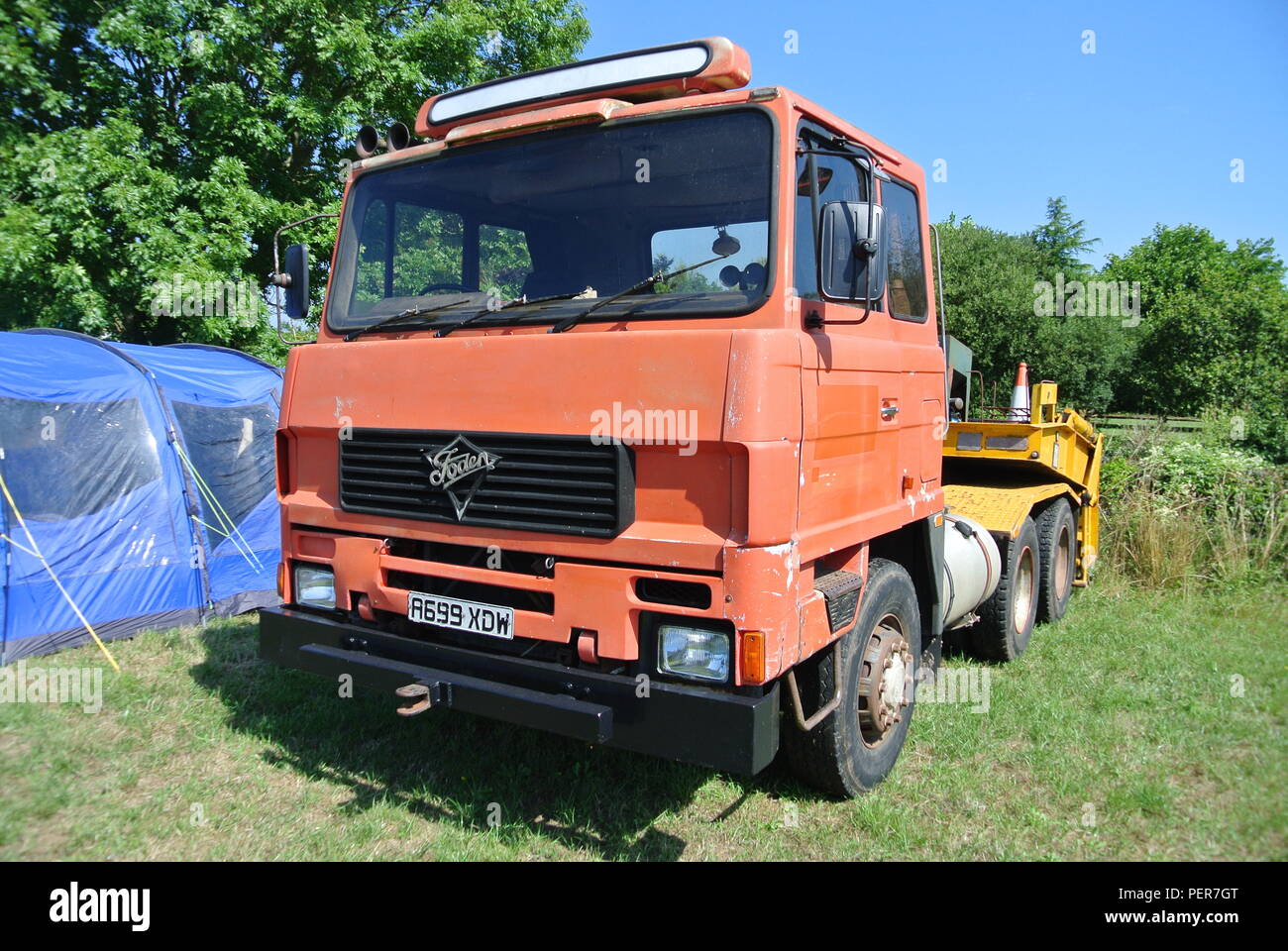 A Foden lorry cab with low loader attachment parked up at Torbay Steam ...