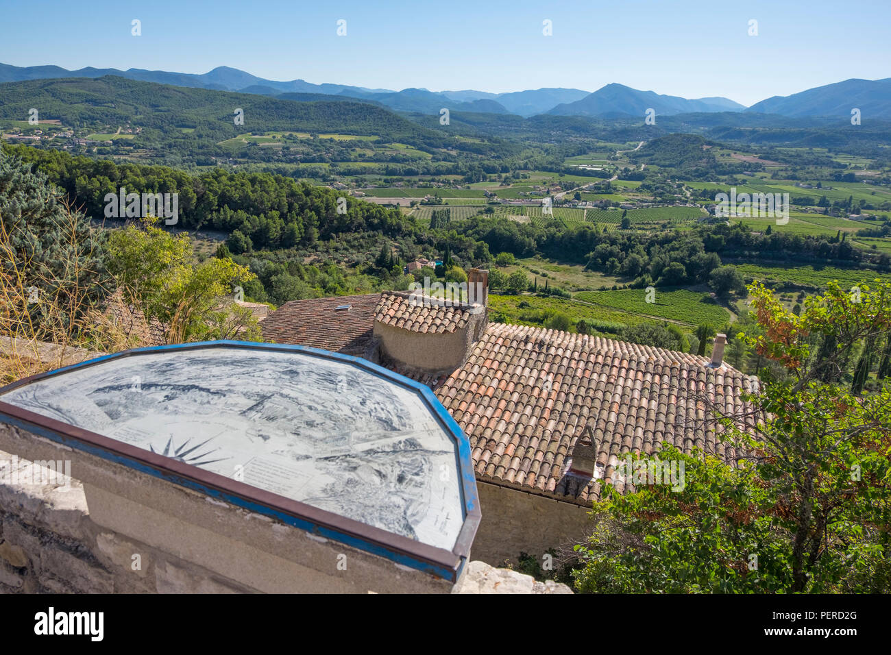 Crestet Village in the Vaucluse department, Provence-Alpes-Côte d'Azur ...