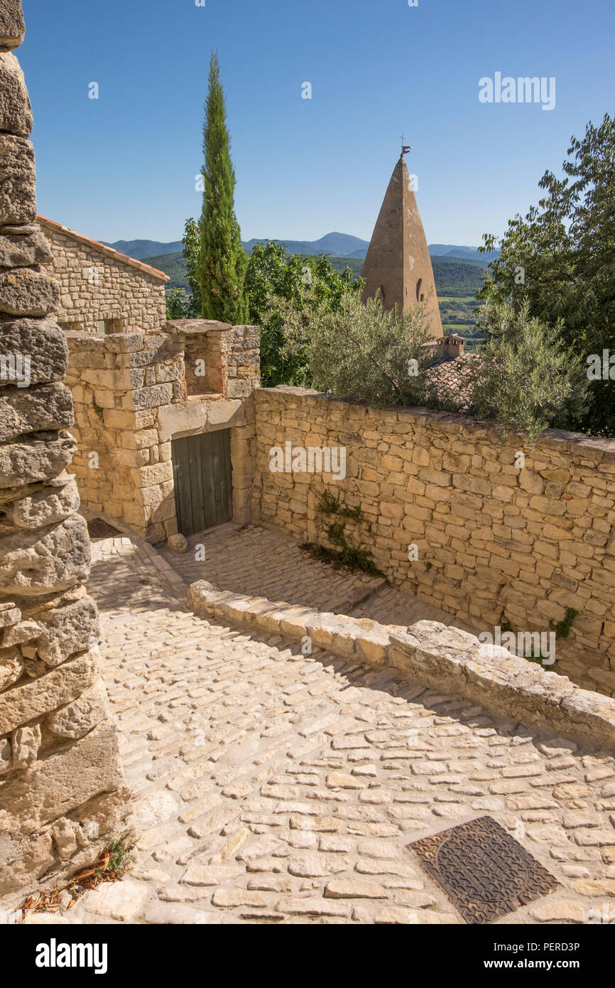 Crestet Village in the Vaucluse department, Provence-Alpes-Côte d'Azur ...