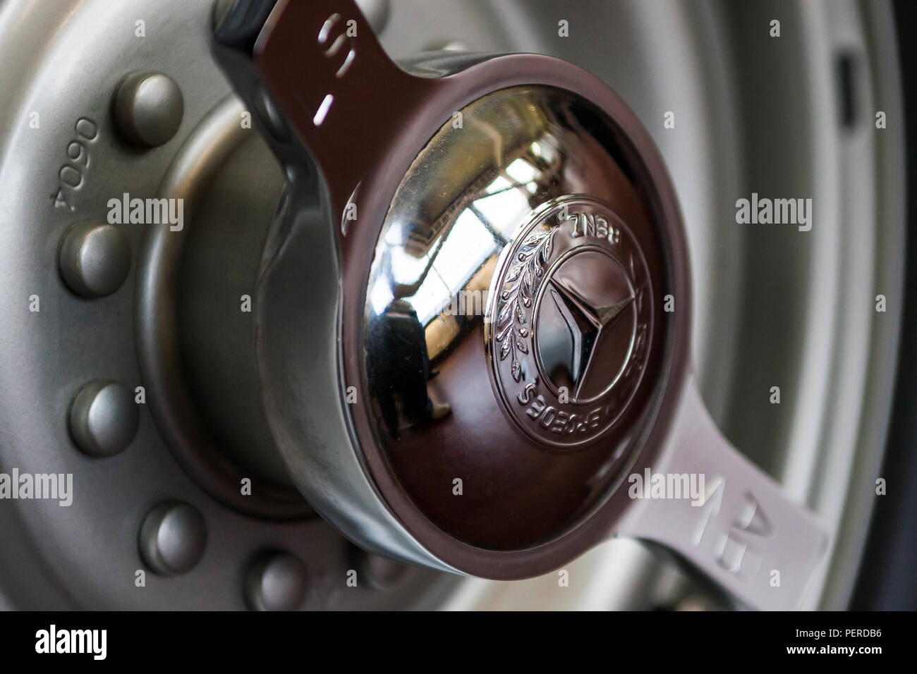 Wheel hub of a Mercedes SK4225 at the Donington Park Grand Prix ...