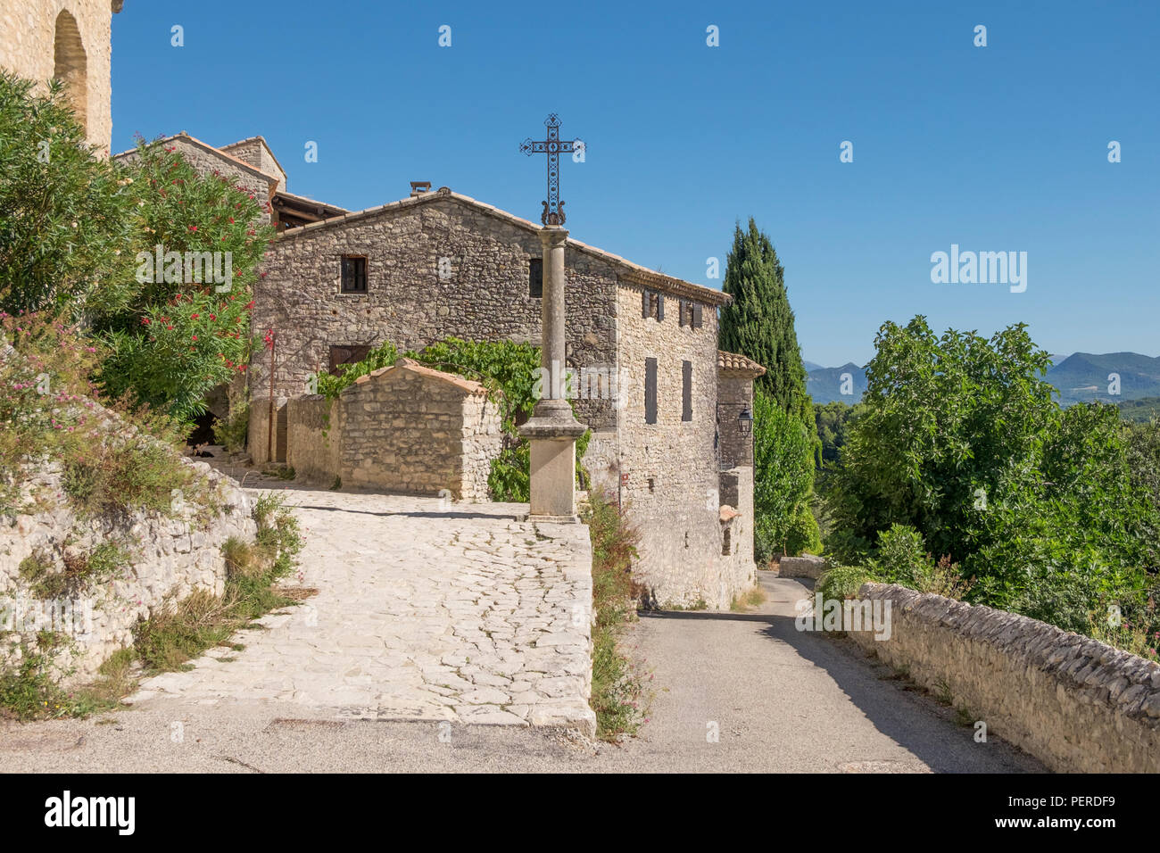 Crestet village vaucluse provence hi-res stock photography and images ...
