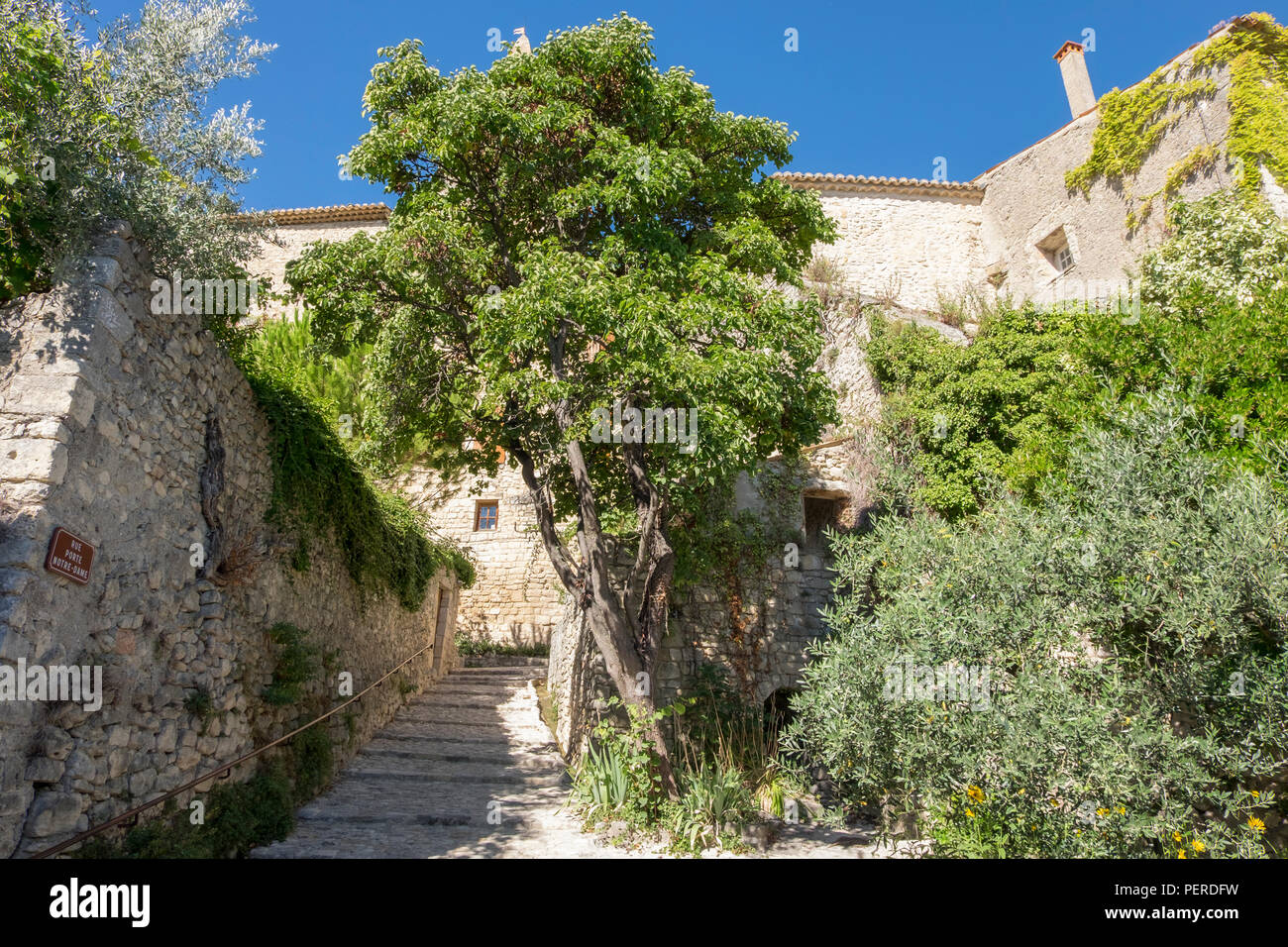 Crestet Village in the Vaucluse department, Provence-Alpes-Côte d'Azur ...
