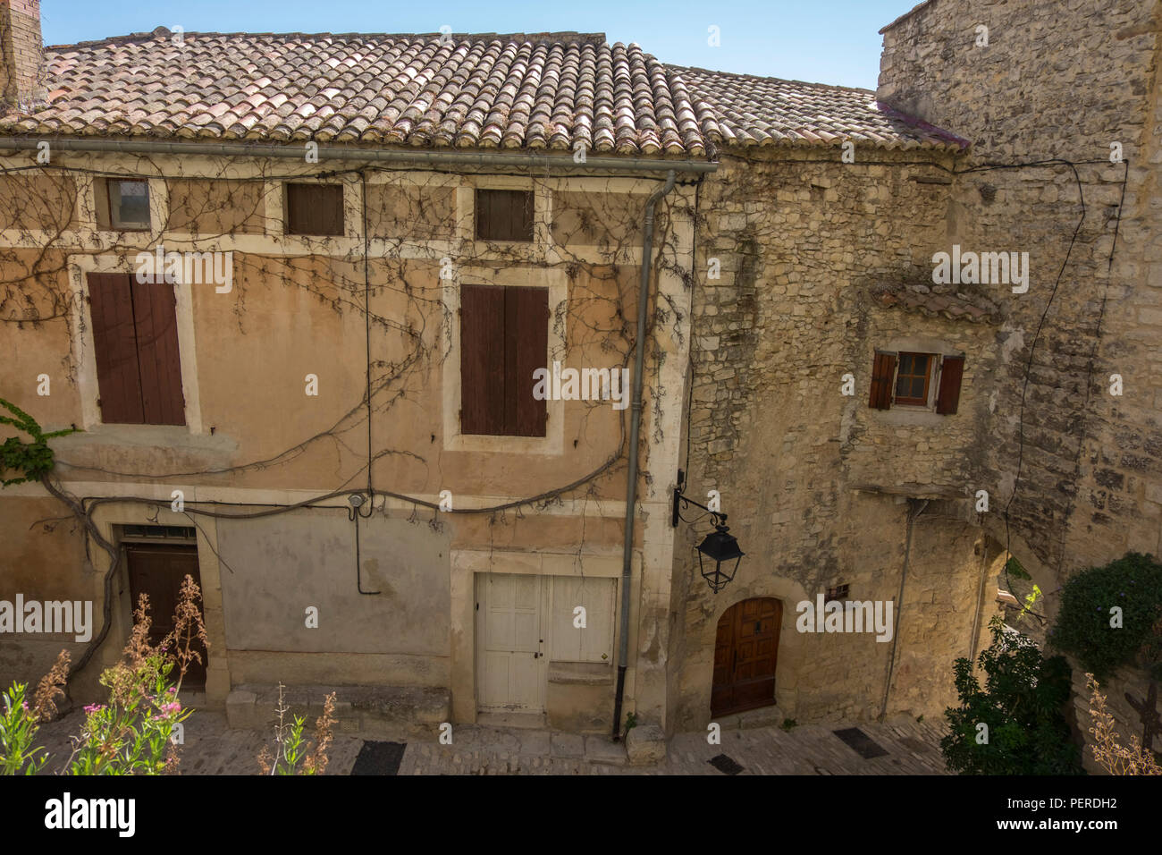 Crestet Village in the Vaucluse department, Provence-Alpes-Côte d'Azur ...