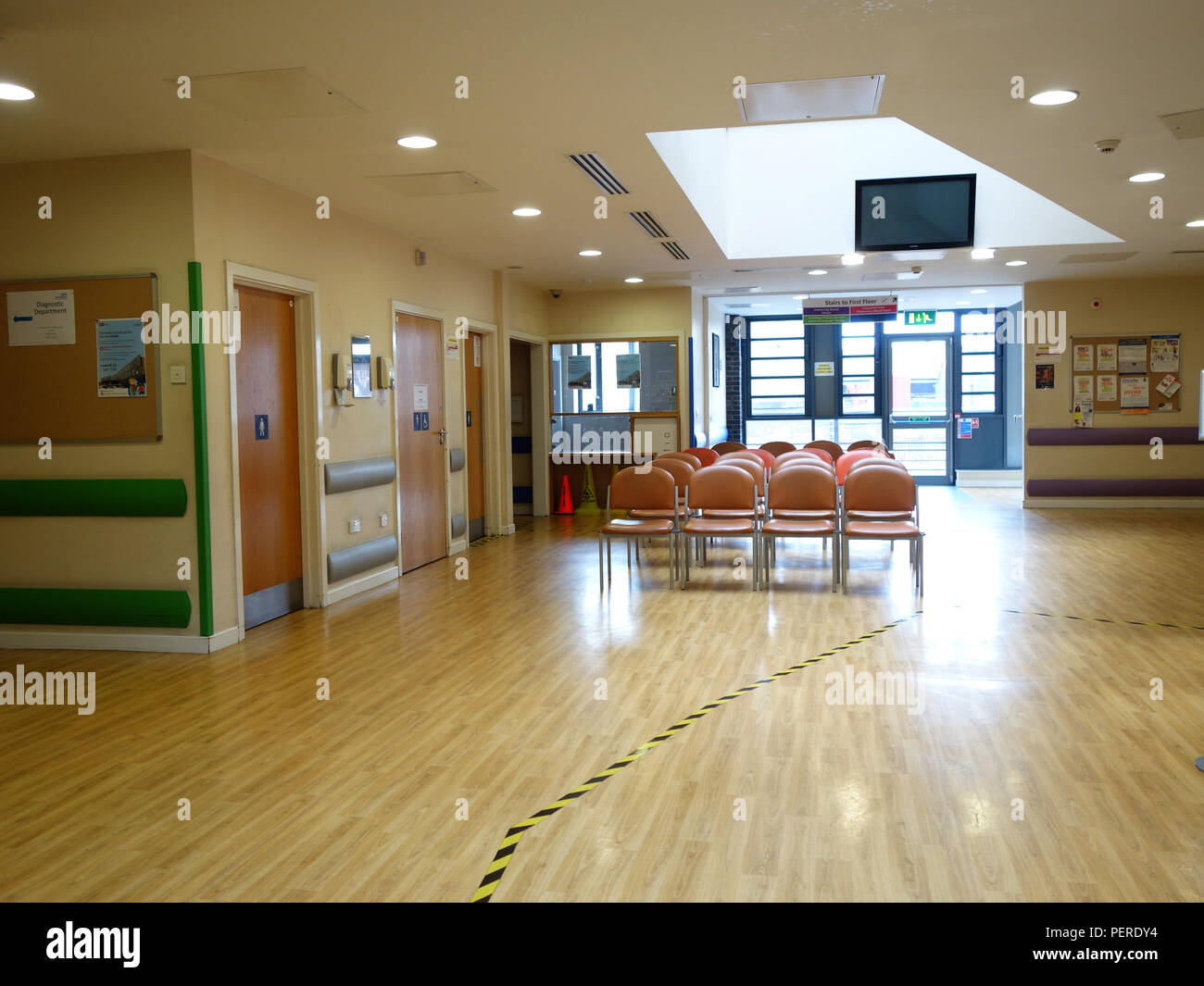 Doctor Waiting Room Empty Stock Photos & Doctor Waiting Room Empty ...