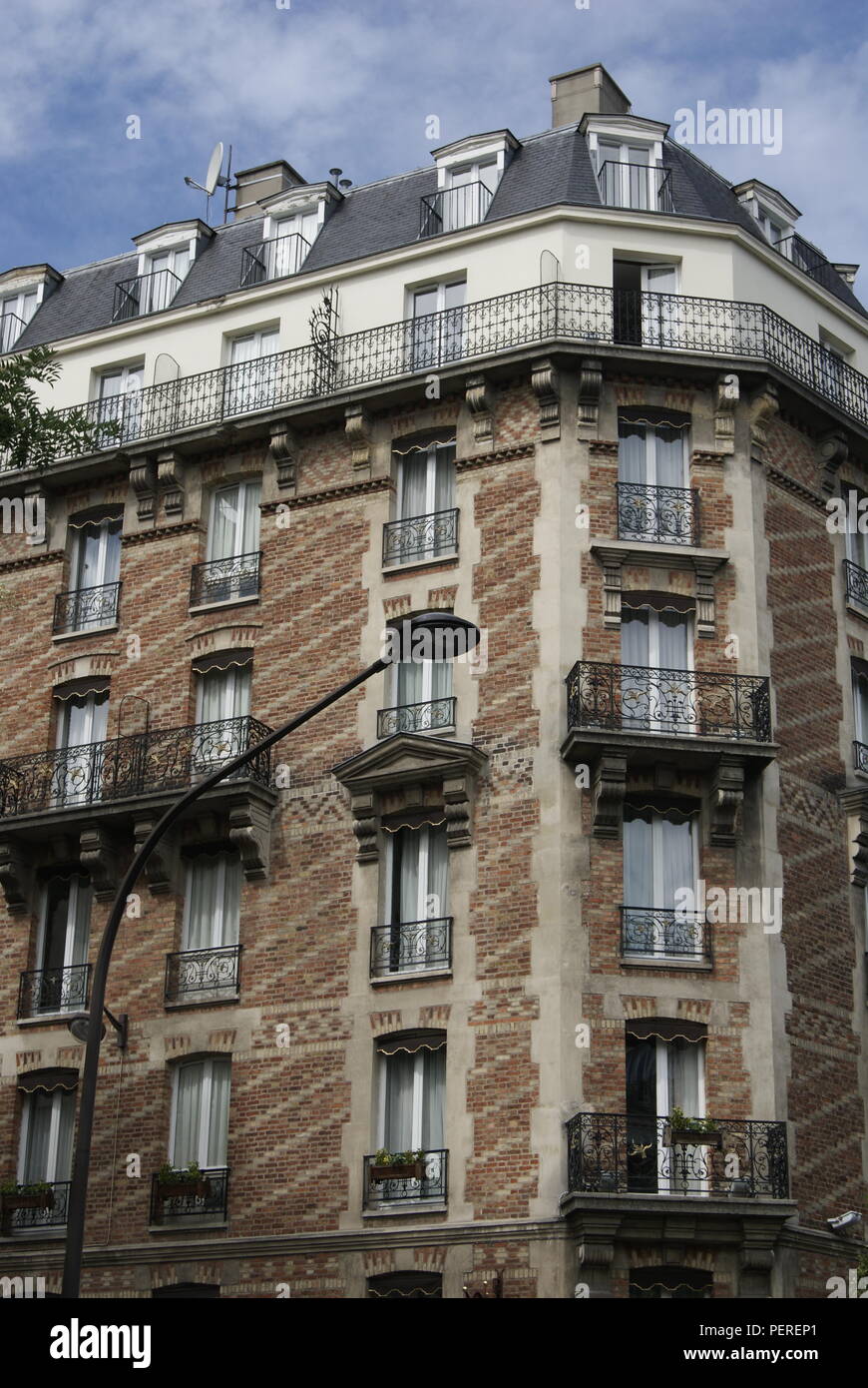 Bâtiment en France Stock Photo - Alamy