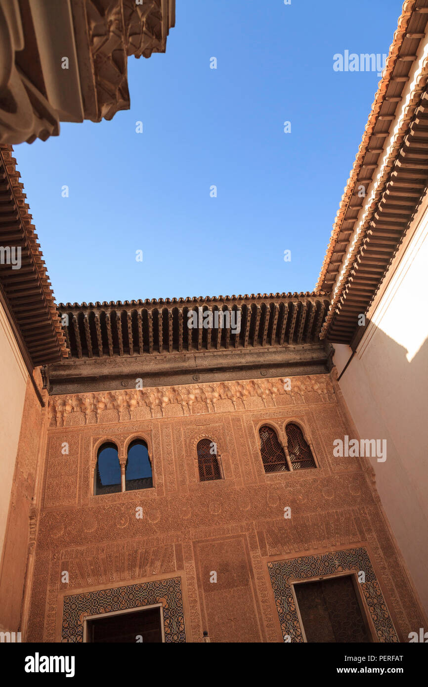 Decorative windows and plasterwork on the walls Alhambra Palace in ...