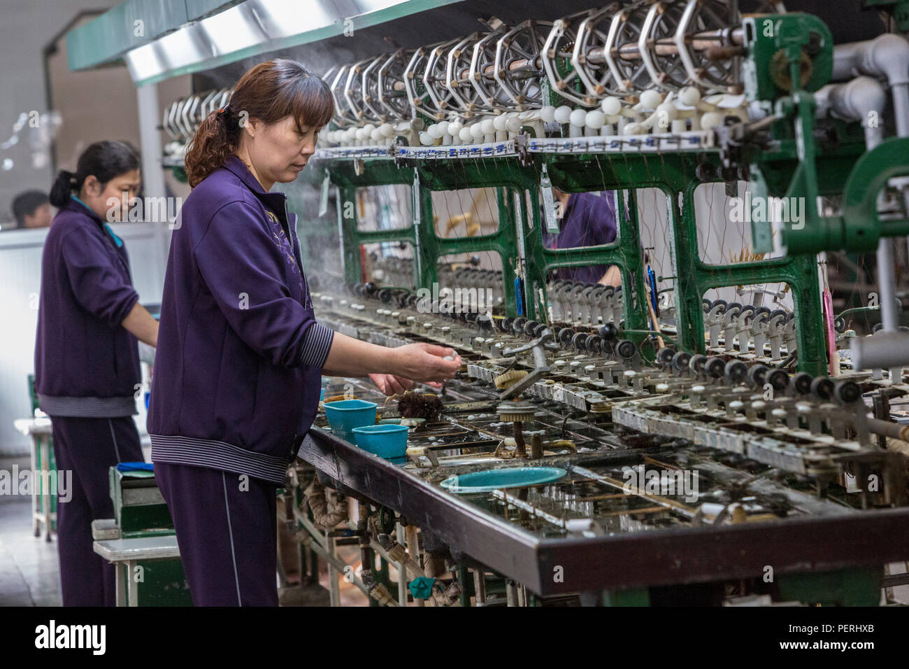 Chinese silk factory hi-res stock photography and images - Alamy