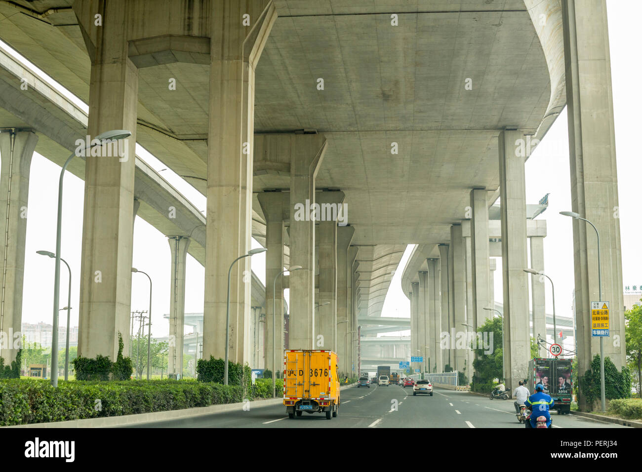 Elevated highway hi-res stock photography and images - Alamy