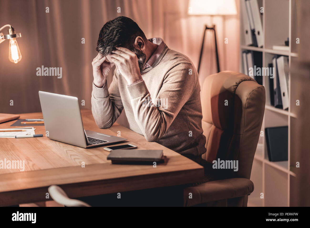 Distressed man hi-res stock photography and images - Alamy
