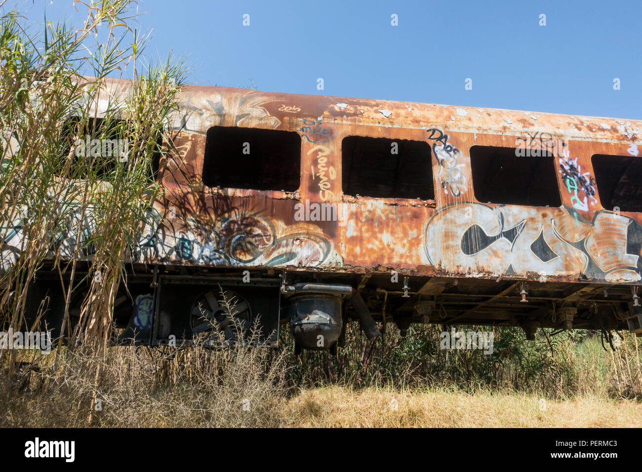 Abandoned rail cars hi-res stock photography and images - Alamy