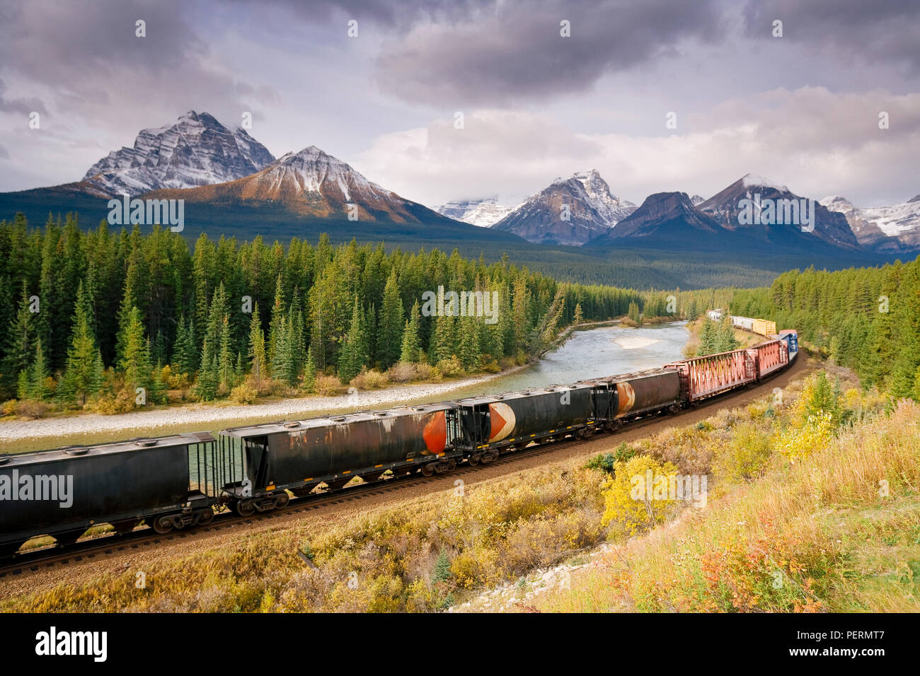 Freight train travelling around morants curve hi-res stock photography ...