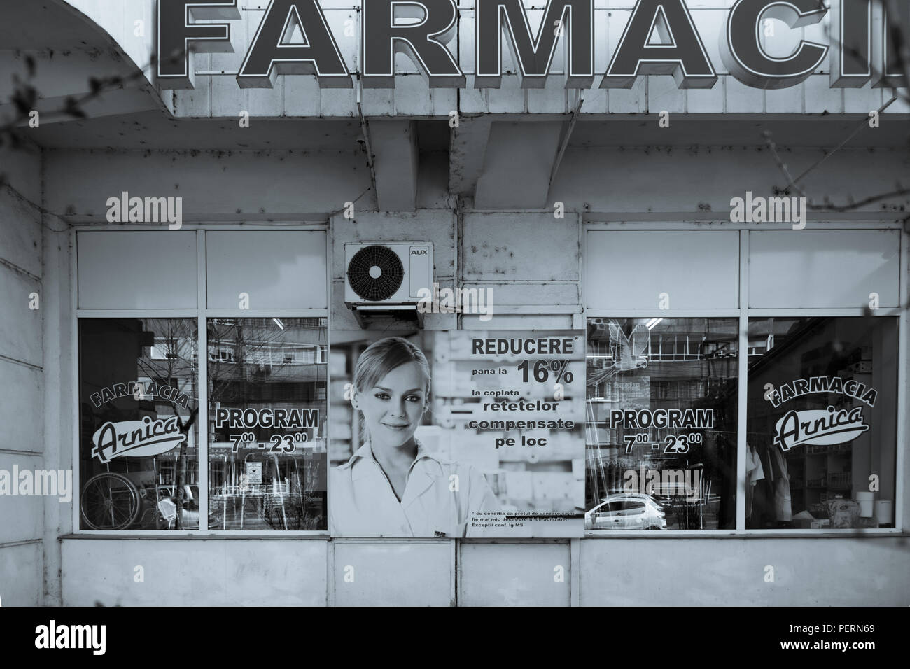 Pharmacy shop window hi-res stock photography and images - Alamy