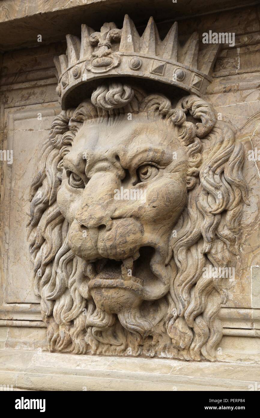 Lion head sculpture hi-res stock photography and images - Alamy