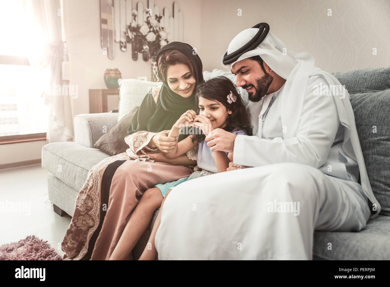 Arabic family hi-res stock photography and images - Alamy