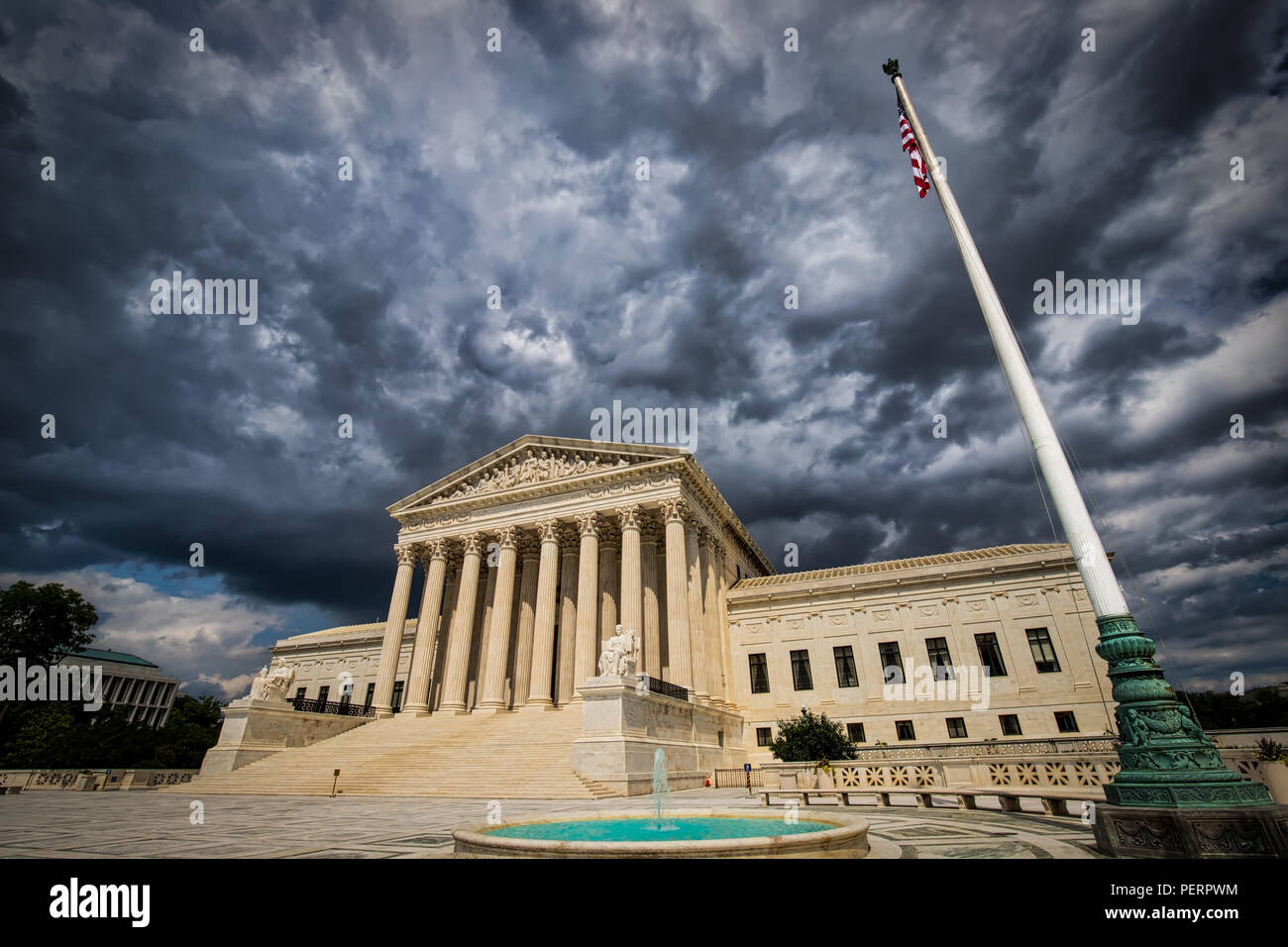 Supreme court bench dc hi-res stock photography and images - Alamy