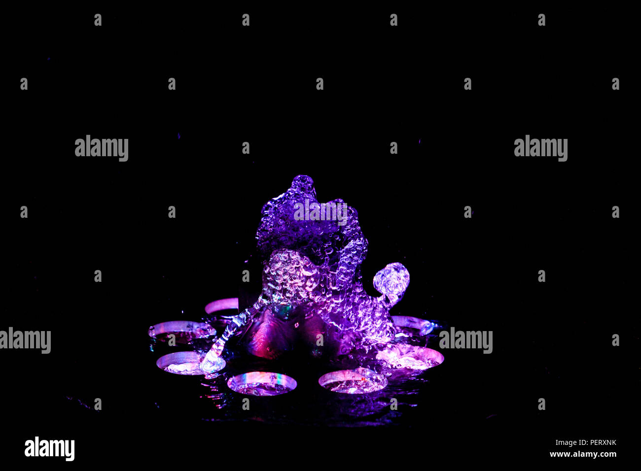 Glow in the dark bubbles hi-res stock photography and images - Alamy
